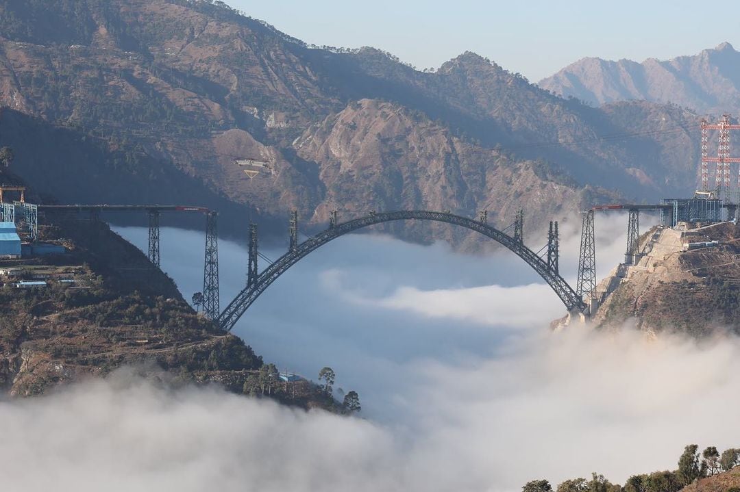 भारत ने रचा कीर्तिमान: विश्व के सबसे ऊंचे रेल पुल के दोनों सिरे जुड़े